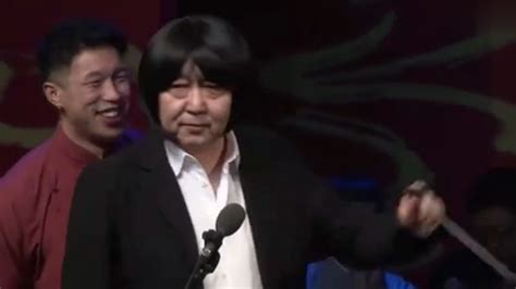 笑疯了！于谦戴假发化身指挥家 郭德纲已经笑得站不住了娱乐相声小品好看视频