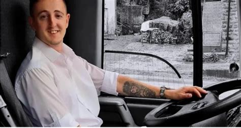 Tuga do neba Ovo je 27 godišnji Amar koji je sinoć poginuo u Tuzli