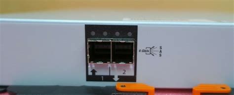 Ibm Storwize V3700 2072 24e Expansion Array 2x Expansion Canister 2 X Psu