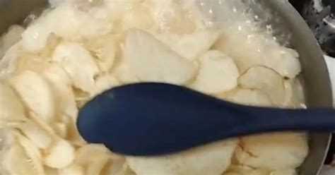 Amateur Cook Makes Mashed Potato Using Crisps And People Are Horrified