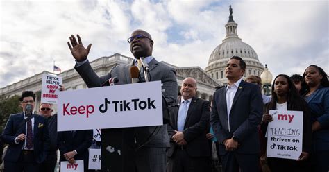 Tiktoks Lonely Progressive Defender New Yorks Jamaal Bowman The