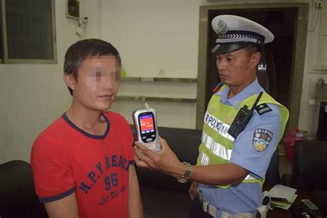 和朋友喝酒后叫滴滴代驾，没想到司机竟谢某