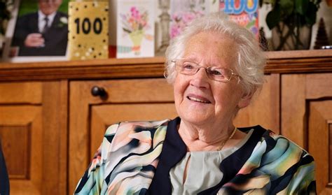 Mevrouw Biemans 100 Jaar ‘ik Heb Nooit Alcohol Gedronken En Nooit