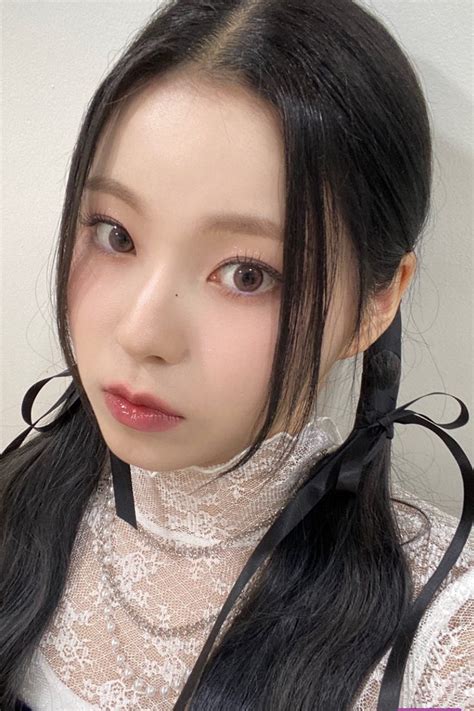 【nmixx ギュジン編】エンミックスの最強マンネ、16歳kyujinの猫顔メイク＆ヘアアレンジ18選 ビューティ Elle エル