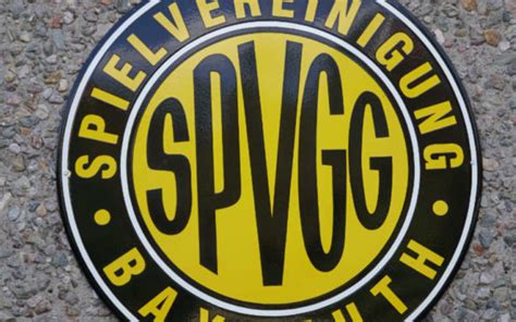 Entzug der Spielberechtigung Der Bayerische Fußballverband droht der SpVgg Bayreuth