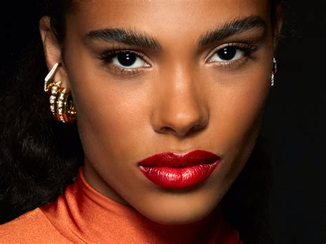 ¿sabes Cuál Es La última Tendencia En Maquillaje Los Labiales Efecto