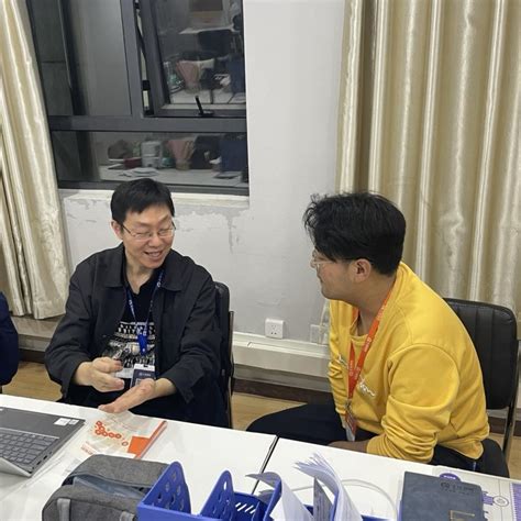 “技术在手，前程无忧”千锋技术讲师、班主任、就业老师，齐抓共管，促就业！ 凤凰教育