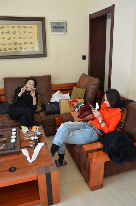 Hit x Hot 国模于子涵 闺蜜彤彤人体私拍套图 Page