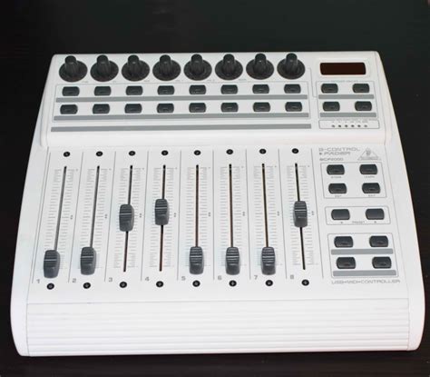 Behringer B Control Fader BCF Image Audiofanzine