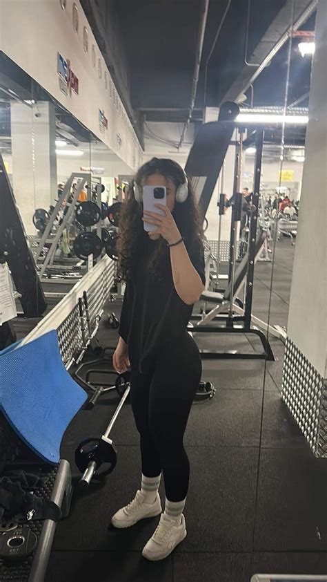 Pin By Gf On Phases 🫀 Fitness Wear Outfits Cute Gym Outfits Gym
