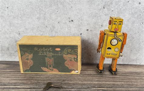 Robot Lilliput Key Wind Tin Litho Toy