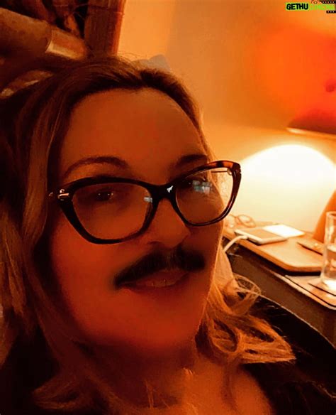 Kim Cattrall Instagram Quarantine Done Time For A Waxin Gethu