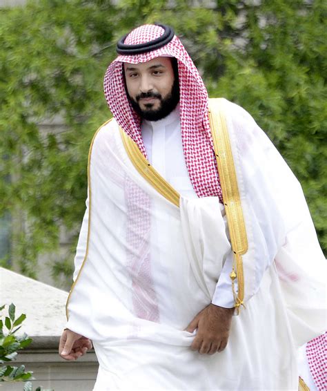 Saudis Are Said To Weigh Delay To Foreign Part Of Aramco Ipo