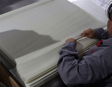 滤筒缝合中 湖南东滤环境科技有限公司