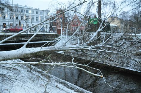 Ferie w Szczecinku zaczęły się jak na zimę przystało Będą zamiecie śnieżne Szczecinek Nasze