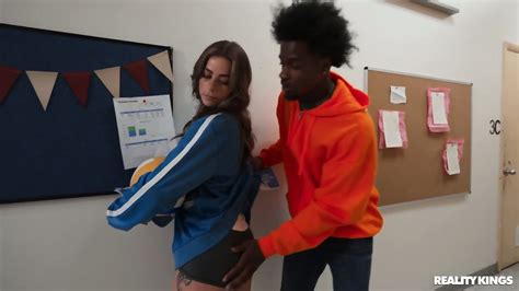 Scoring With The Volleyball Captain Renee Rose Eporner