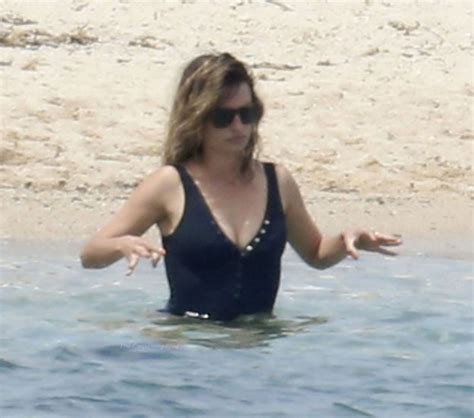 Penelope Cruz Showed Off Her Sexy Body In A Bikini On The Beach The