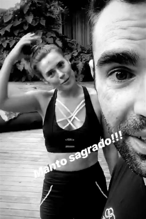 Carolina Dieckmann Dança Rebolation E Enrola Chico Salgado Durante Treino Celebridades Vogue