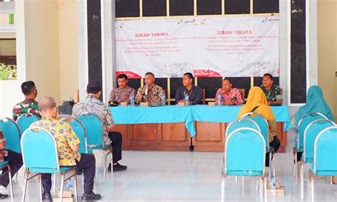 Peduli Kesehatan Masyarakat Phe Tej Salurkan Peralatan Medis