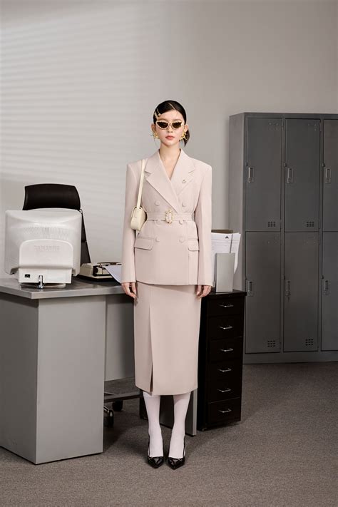 Menki Suit White Plan