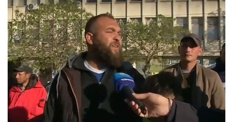 Мъжът изхвърлил момчето от мост в Луковит Бях подложен на систем