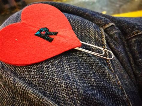 Premium Photo Love Pin For R