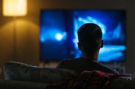 4 Dampak Buruk Nonton Film Porno Picu Ejakulasi Dini