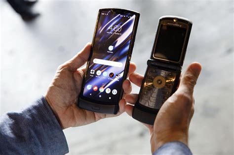 Motorola Reveals Their New Touch Screen Razr Flip Phone The Rabbit