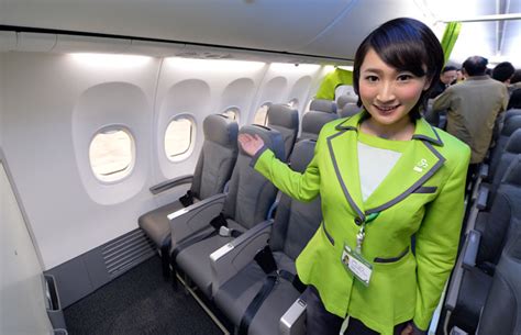 春秋航空日本、機体と制服をお披露目