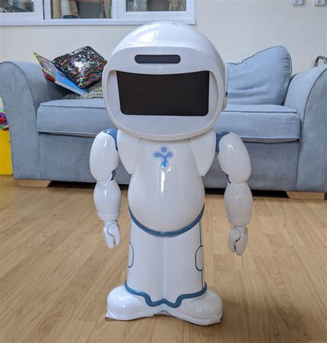 A Robot Tutor At Home Qt Robot Review The Autism Page