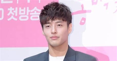 강하늘 나무는 서서 죽는다 출연 확정 무명 배우로 변신