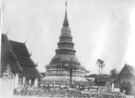 ผู้หญิง ภูมิบ้าน ภูมิเมือง ‘พระธาตุหริภุญชัย ปฐมภูมิถวายประทีปโคม