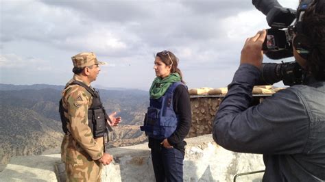 Pbs Newshour Anchor Amna Nawaz On Being A Muslim Journalist During