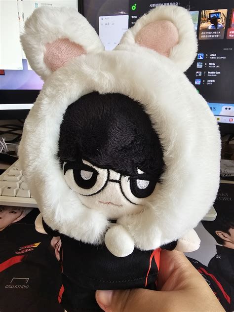 더쿠 페이커 인형 토끼귀 하니깐 귀엽네