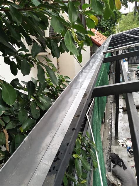 🚩 รางน้ำฝนสแตนเลสเกรด304 🚩ขนาด5นิ้ว รูปทรงป ปลา 🚩พร้อมท่อสแตนเลส 3นิ้ว 🚩สนใจสอบถามได้เลยครับ ถูก