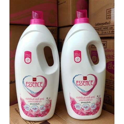 Essence น้ำยาซักผ้า เอสเซ้นซ์ กลิ่น Floral สีชมพู 1900 มล X2 ขวด แพ็คเก็ตใหม่ล่าสุด