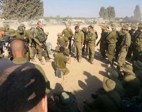 החודש אני מציין את הכניסה שלי לעזה בצוק איתן ולקחתי הפעם פוסט של הפרמדיק שלי בלחימה קרדיט תומר