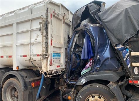 Caminhoneiro morre em grave colisão traseira na BR 163 RS Agora