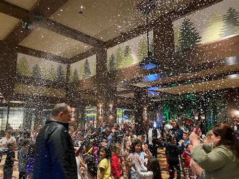 Snow In Forecast Nightly At Valleys Great Wolf Lodge Waterpark Resort
