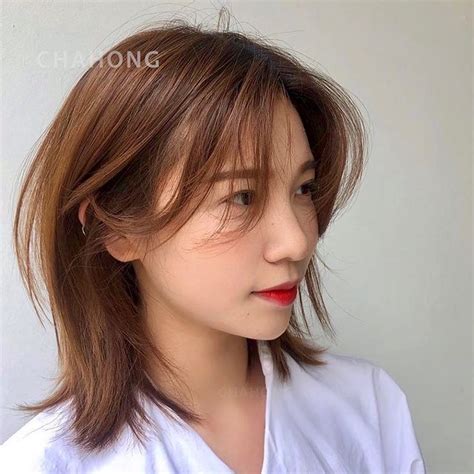 차홍아르더 본점 실장 김가빈 On Instagram “가볍게 가볍게 중단발레이어드컷 어중간한 기장에서도 예뻐질 수 있도록 한올 한올의 커트라인으로 완성되었어요