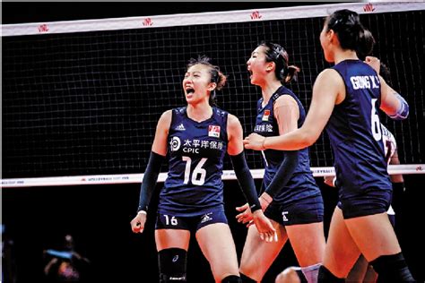 丁霞資助小球迷打球 大公報