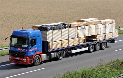 Mercedes Actros 16 44 May Transporte Auf Der A 61 Bei Rheinbach