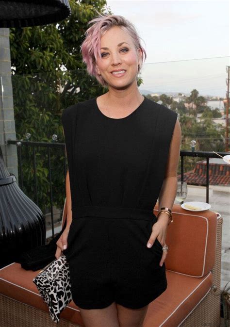 Kaley Cuocos Hair Is Long Again Thanks To Extensions Huffpost