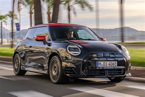 Mini Cooper J01 Jcw Trim Mehr Fotos Vom Teuren Sport Look