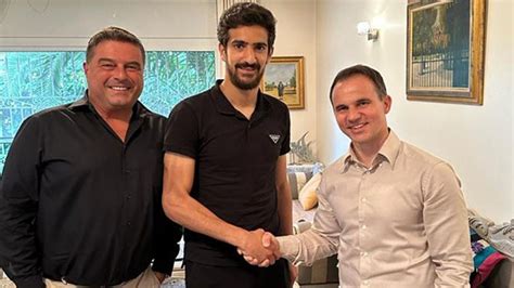 بن رمضان يوقع عقد انضمامه إلى فرينكفاروزي المجري جريدة الشروق التونسية