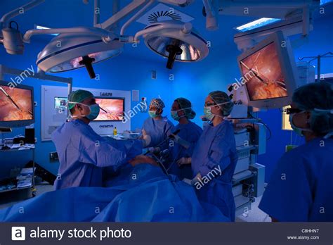 Laparoscopic Colon Cancer Surgery In An Intelligent Operating Room