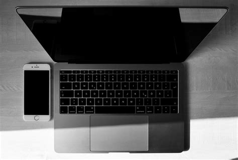 Macbook Pro 5k Abstract Illustration 5k 4k Blue Red Apple 3d