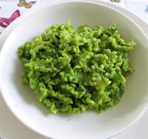 Pasta Al Pesto Di Rucola E Nocciole Ricette Della Nonna