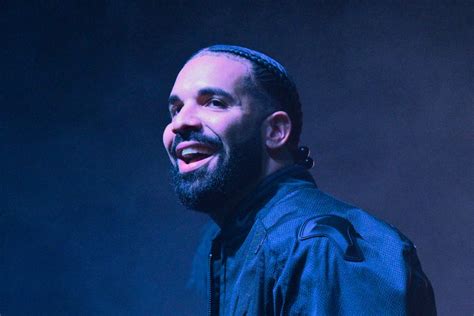 Drake Has Visual Of Floating Sperm On Tour Watch 977 The Beat Of