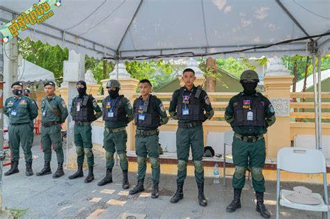 កម្លាំងនគរបាលខេត្តព្រៃវែង ចុះល្បាតការពារសន្តិសុខ សណ្ដាប់ធ្នាប់ តាមគោលដៅត្រៀមសម្រាប់បុណ្យ